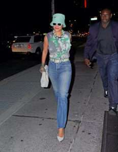 Triangle Body Shape – Complete Style Guide